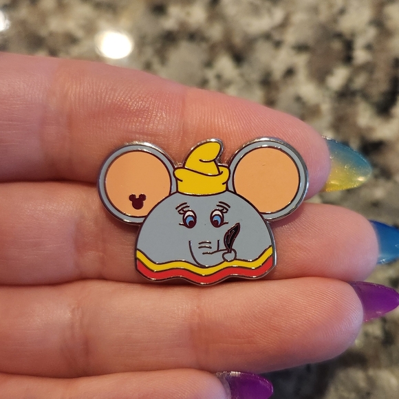 Disney | Jewelry | 5 For 3 Disney Pin Dumbo The Elephant Ear Hat Pin ...